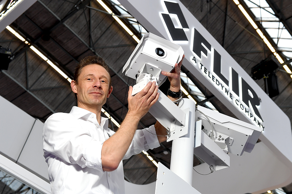 Flir showcases groundbreaking AI for traffic optimisation | ITS ...